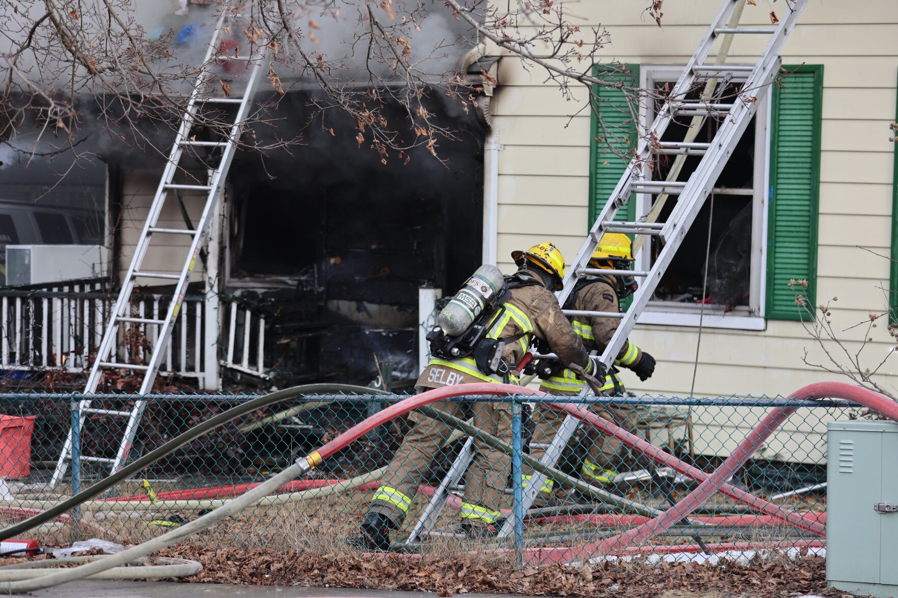 Mother, 9-year-old daughter dead after house fire in Oshawa