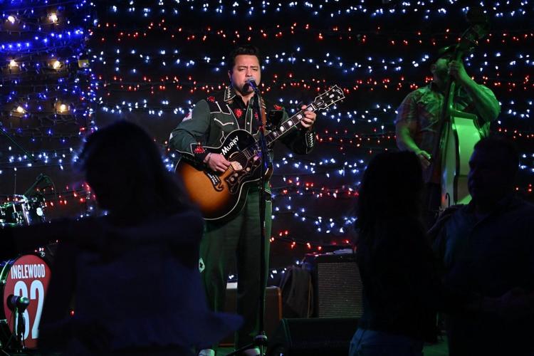 Veterans and civilians bond over beers and bluegrass at Nashville's ...