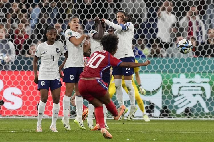 Marta Cox scores Panama’s first-ever Women’s World Cup goal against France