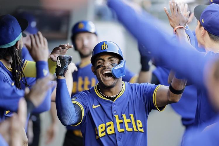 Castillo's revamped slider keeps Blue Jays off balance in series opener ...