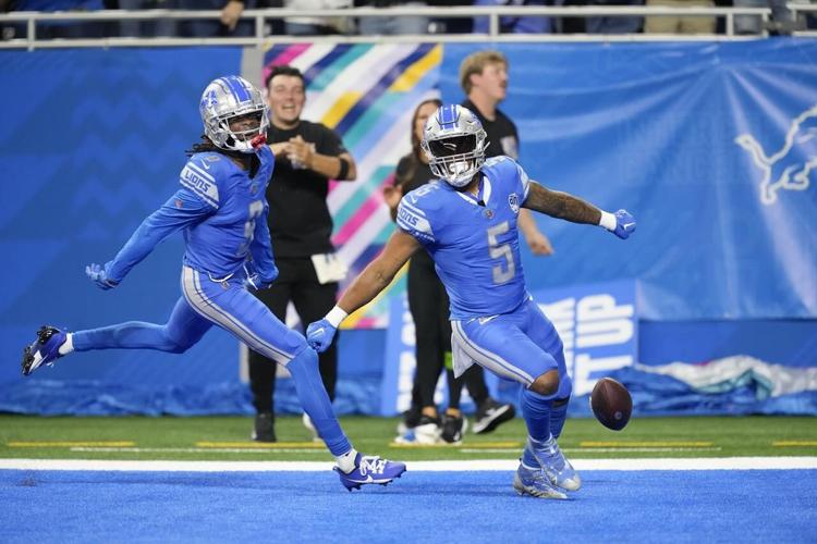 Jared Goff throws 3 TD passes, runs for score, NFC North-leading Lions ...