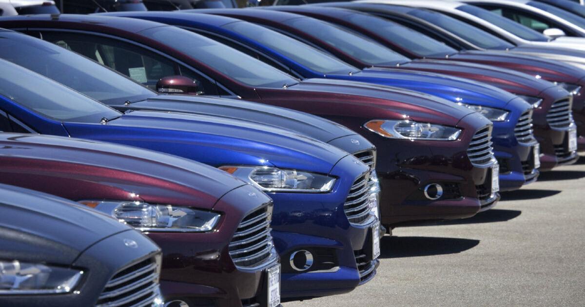 Canadian consumer debt to reach record in 2014