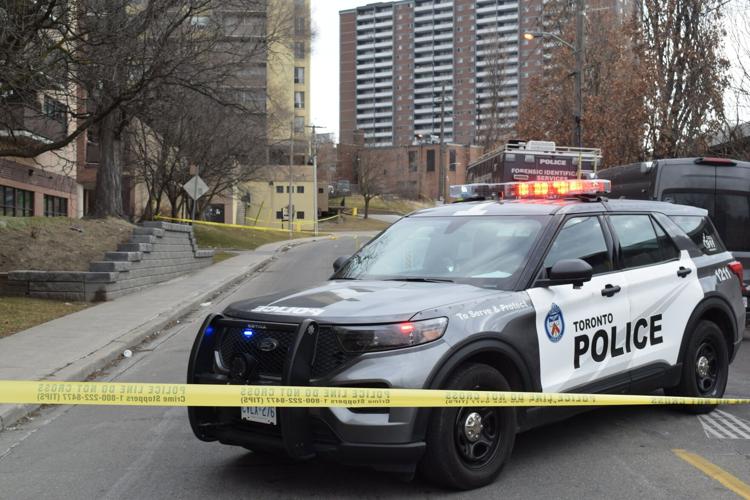 2 men dead after shooting near Weston and Lawrence