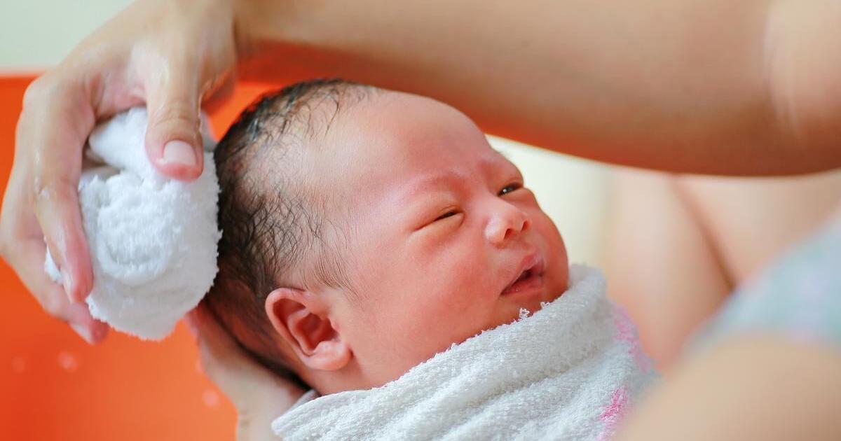Bath time, baby! How to bathe an infant safely and confidently