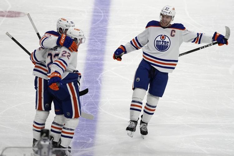 Connor McDavid on familiar path that could see 50 goals