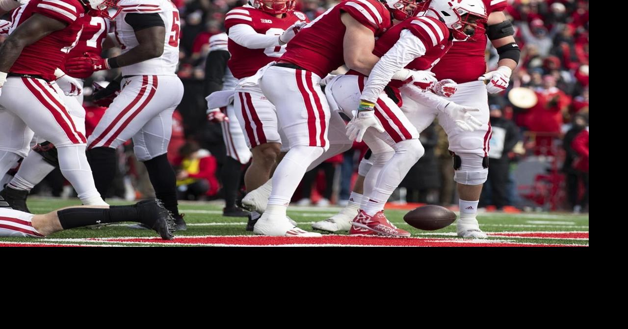 Mertz’s late sneak for TD pushes Badgers past Nebraska 15-14