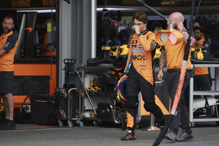 Max Verstappen on pole and Oscar Piastri crashes in chaotic F1 qualifying in Azerbaijan