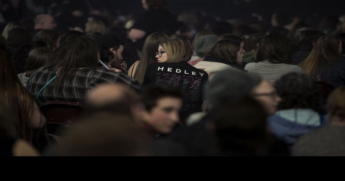 Fans stand by Hedley as tour goes on amid sexual misconduct allegations