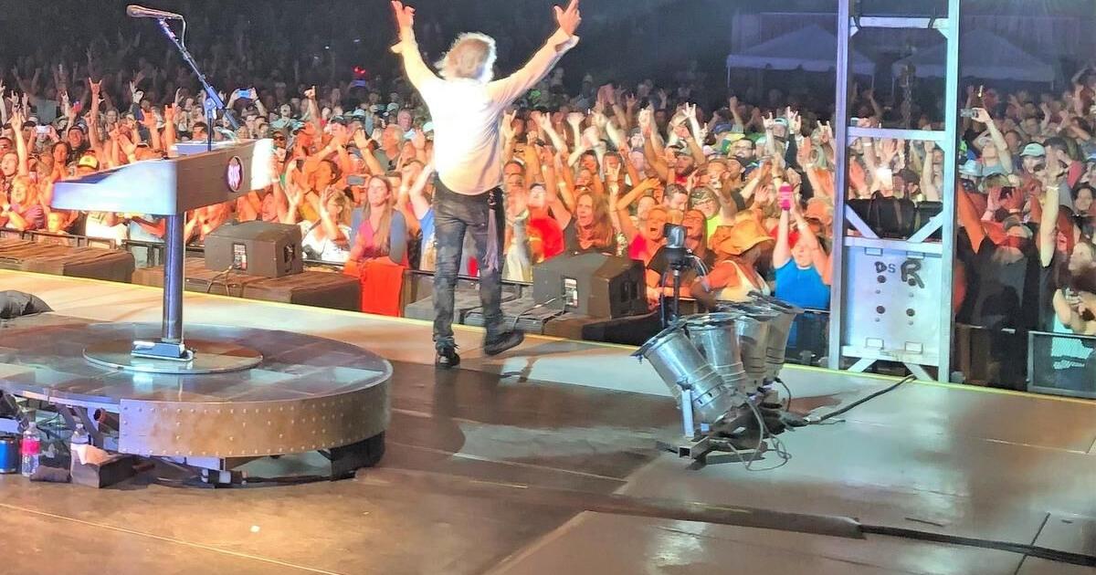 Toronto rocker Lawrence Gowan reflects on his return to live concert ...