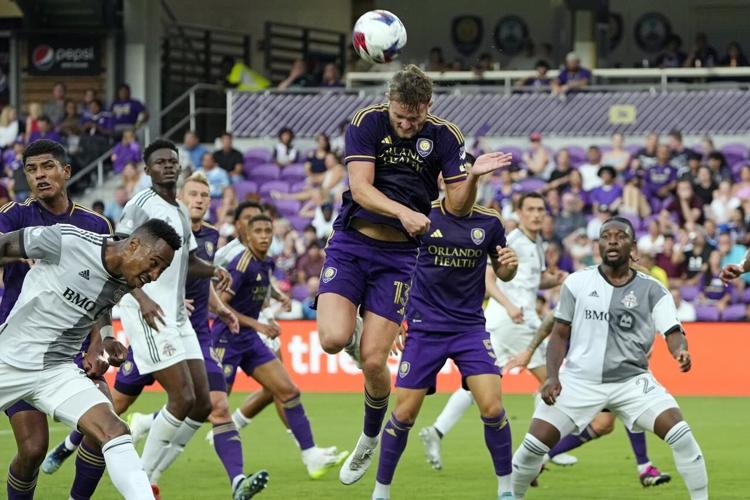 César Araújo and Dagur Thórhallsson help Orlando City rout Toronto FC 4-0