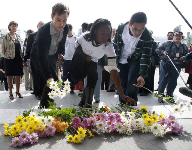 Long-gun registry survives tight Commons vote