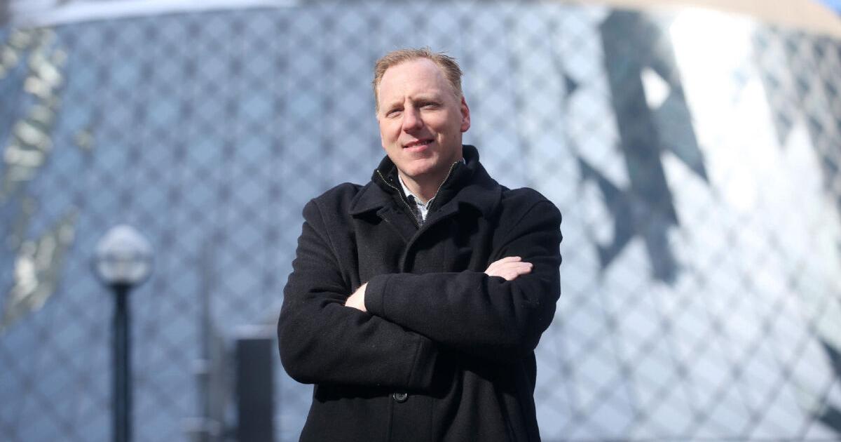 Corey Hirsch rebounds in life thanks to a tweet