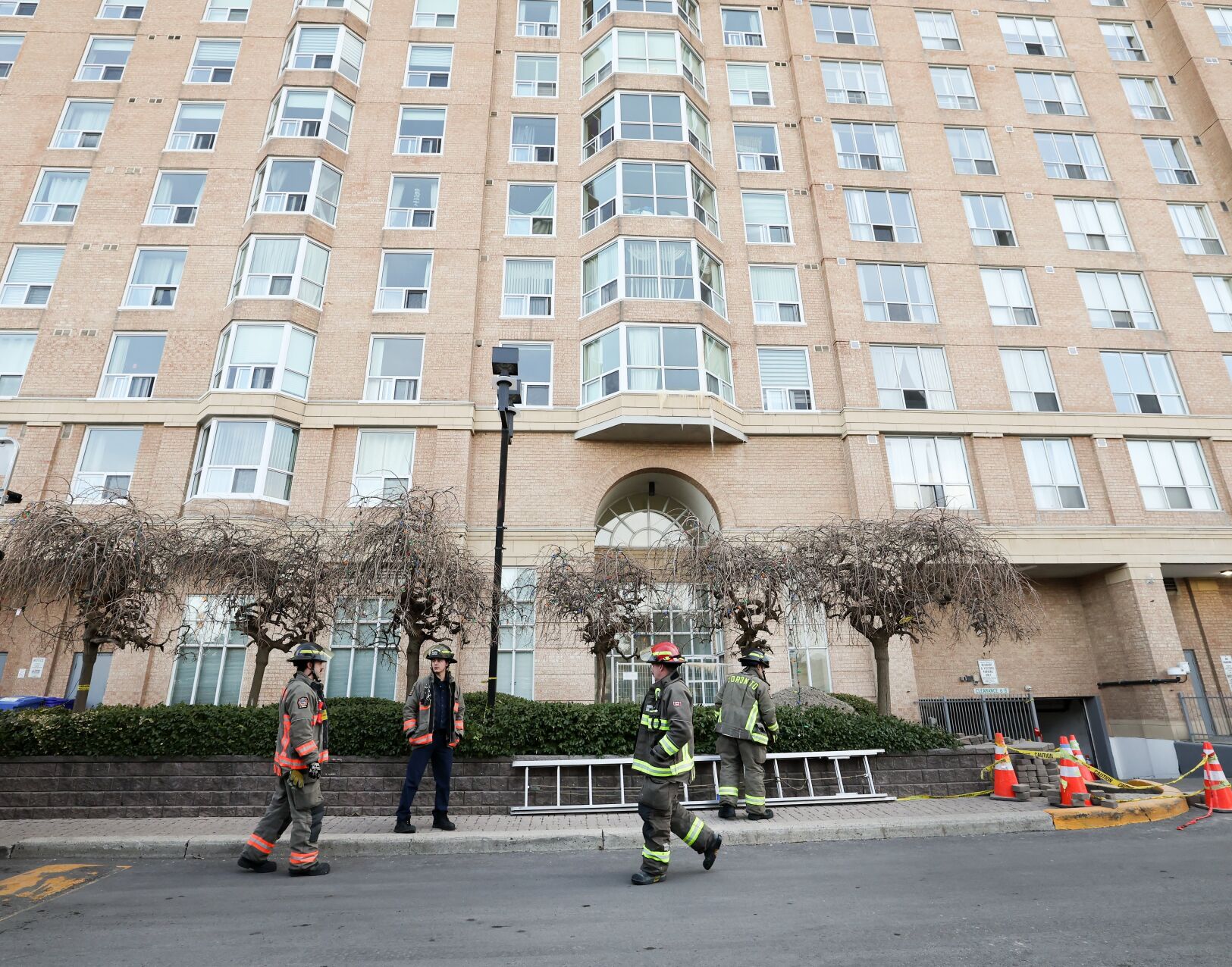 Thorncliffe Park condo fire continues to burn after four days