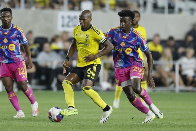 Rossi sparks Columbus Crew to 2-0 victory over Toronto FC