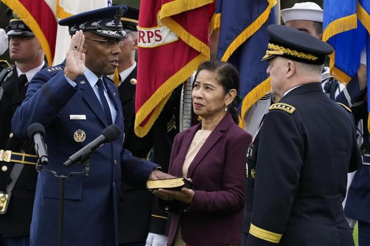 Gen. Milley delivers defense of democracy and swipes at Trump in ...