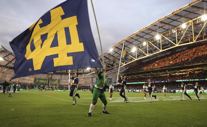 Hartman Throws 4 Td Passes As No 13 Notre Dame Opens With A 42 3 Win