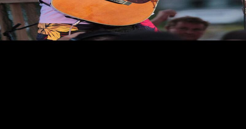 Jimmy Buffett out of hospital after fall from stage in Sydney