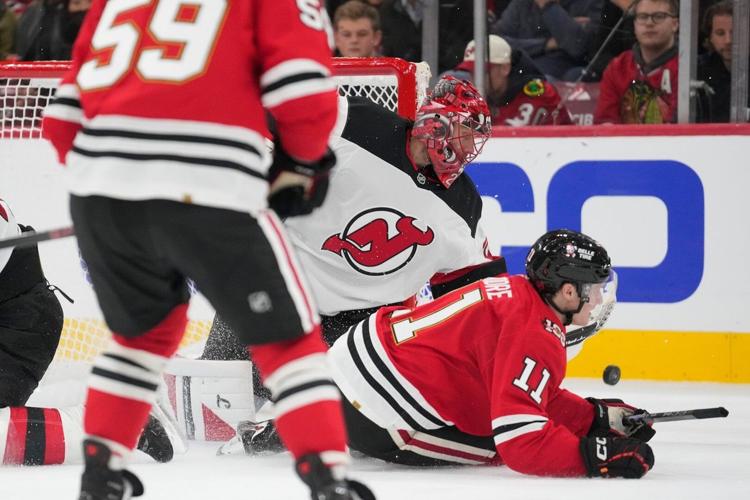 Simon Nemec scores 3rd goal of game in OT as Devils top Blackhawks 4-3