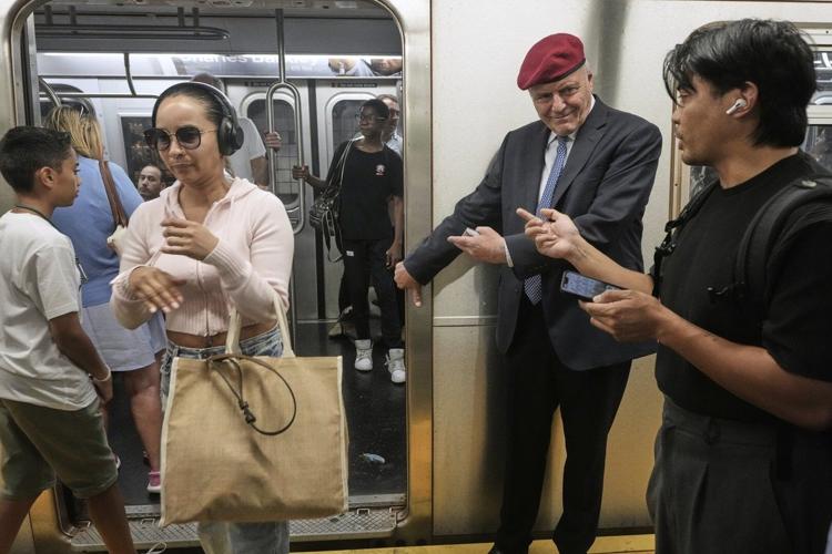 Red beret-wearing Republican Curtis Sliwa likes his chances in a ...