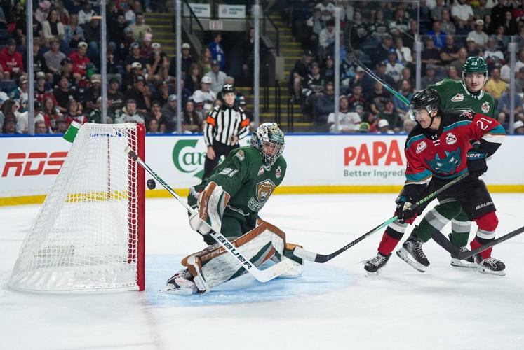 Top NHL prospect Landon DuPont questionable for Memorial Cup semifinal