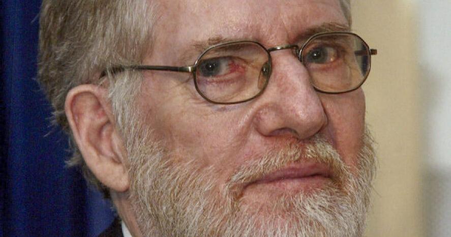 Swedish spy Stig Bergling, who fled prison, dead at 77