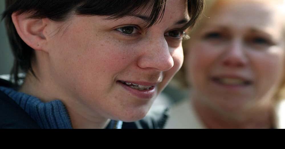 Lesbian trysts strained love triangle, jury told
