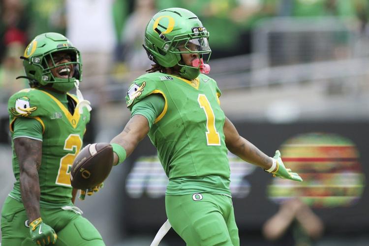 No. 6 Oregon routs Oklahoma State 69-3 for Cowboys' biggest loss under ...