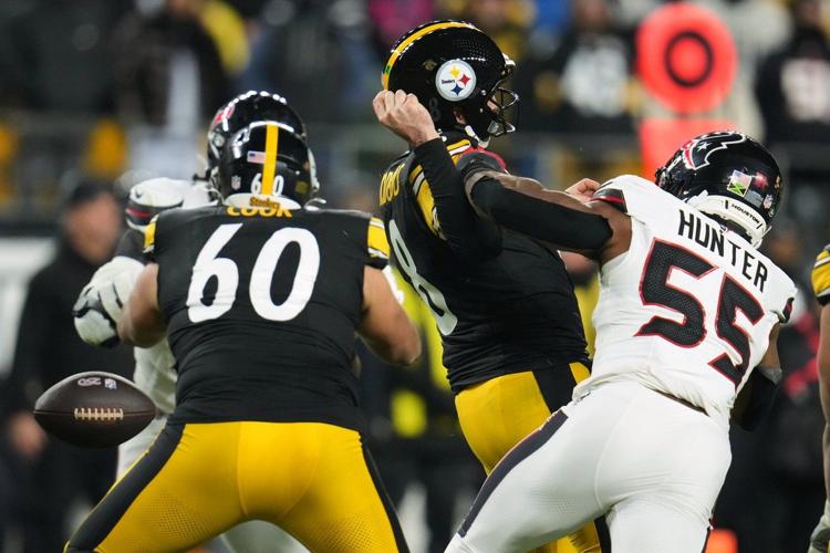 Texans stifle Aaron Rodgers and the Steelers for franchise's first road ...