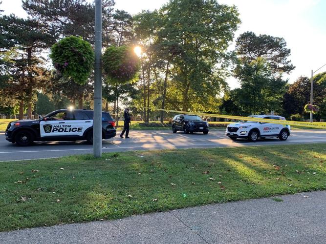 Gunman shot and carjacked nearby driver after killing Toronto Const ...