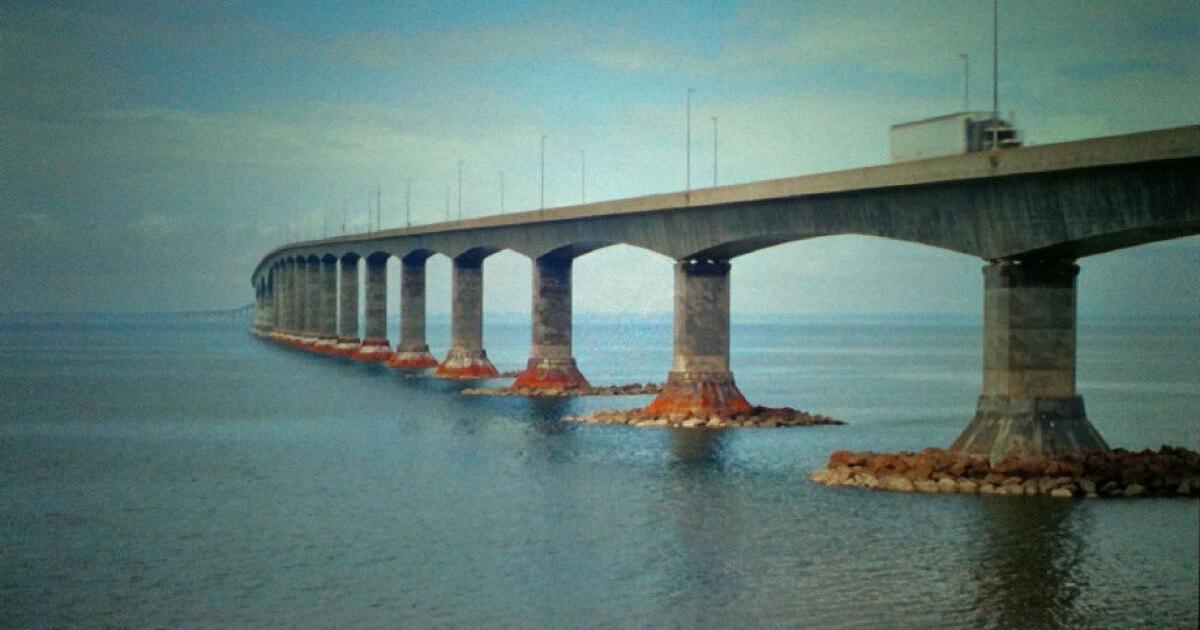 Infrastructure Canada: Daniel Young and Christian Giroux at Oakville ...