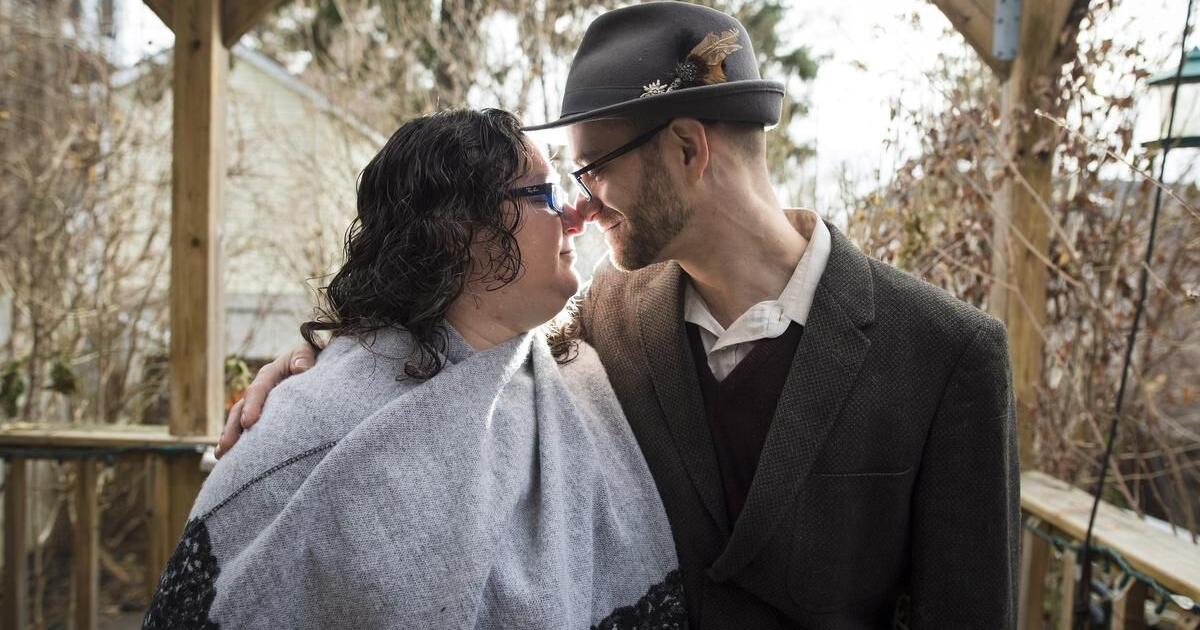 Love on borrowed time: cancer patients find romance despite terminal ...