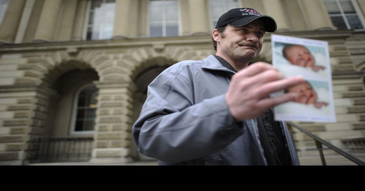 Conviction quashed in case involving disgraced pathologist Charles Smith