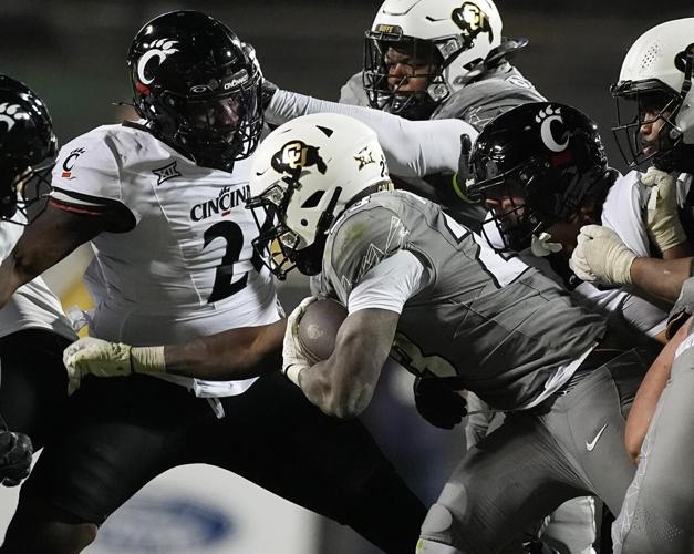Shedeur Sanders, Travis Hunter help Colorado beat Cincinnati 34-23 to ...