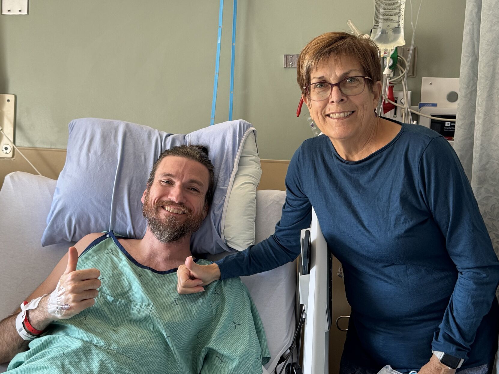 Toronto man joins national ‘kidney swap’ to save his mom