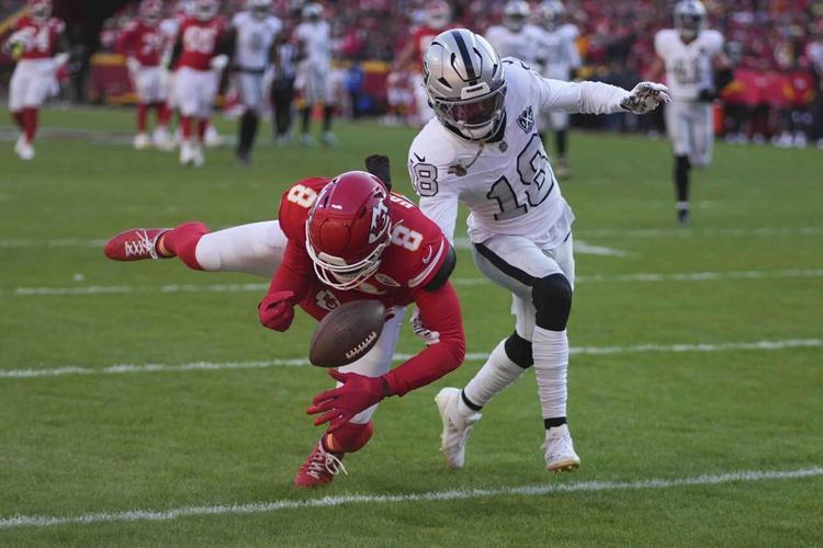 Chiefs keep winning despite an O-line problem that has wreaked havoc ...