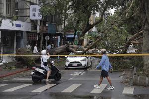 Tropical Storm Kong-rey brings heavy rain and winds to Shanghai after ...
