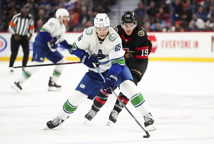 Canucks top Senators 5-2 to extend winning streak to five games