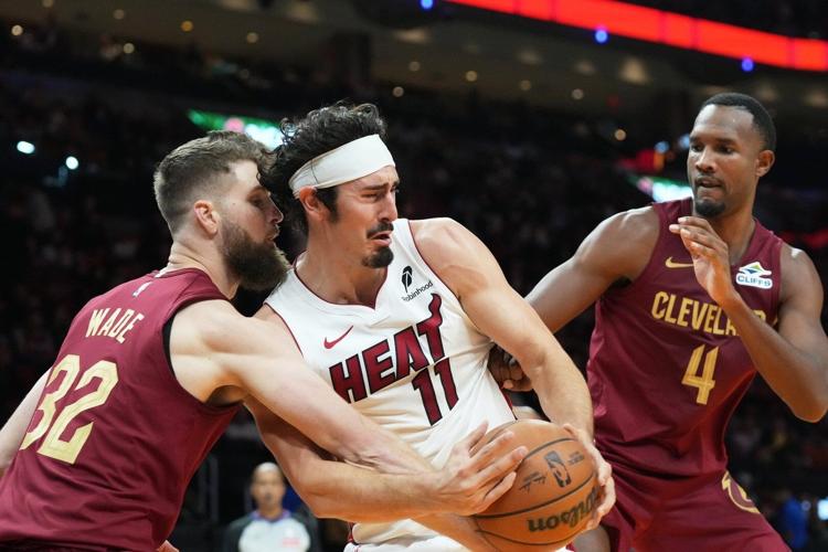 Andrew Wiggins' alley-oop dunk at OT buzzer gives Heat a 140-138 win ...