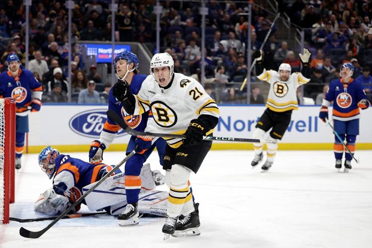 Alex Steeves scores twice as Bruins defeat Islanders 3-1