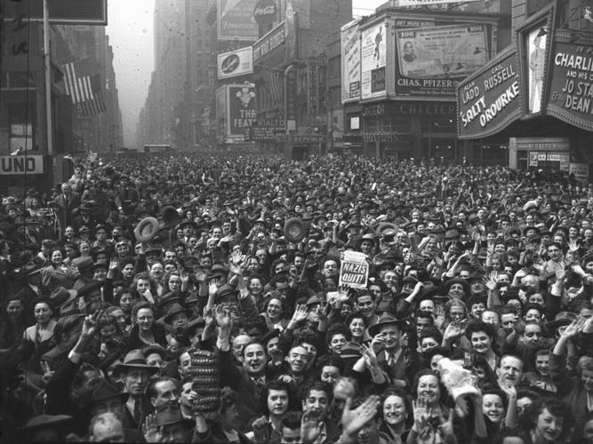 AP WAS THERE: Journalists chronicled the Nazi surrenders and end of ...