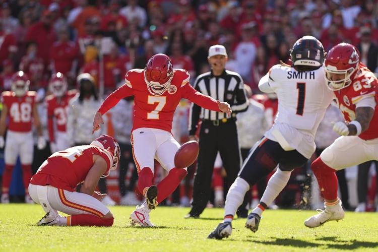 Chiefs K Harrison Butker has meniscus surgery in left, non-kicking knee ...