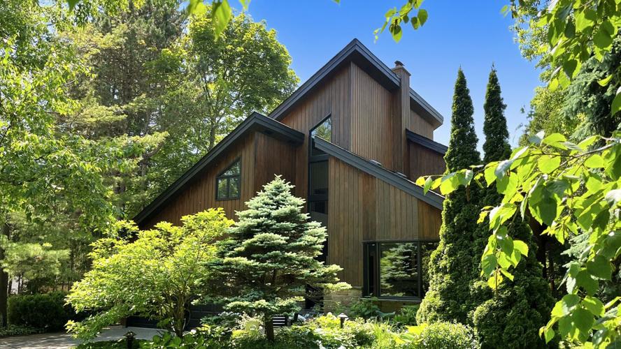 Cottage life in Pickering? $2-million home on lake, ravine