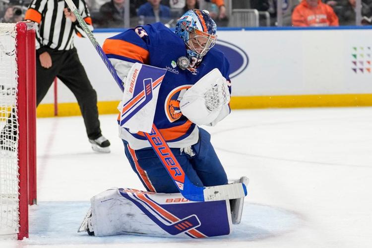 Pelech scores late in 3rd period as Islanders beat Devils 2-1