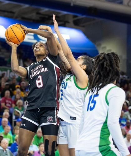 No. 3 South Carolina overpowers Florida Gulf Coast 105-43
