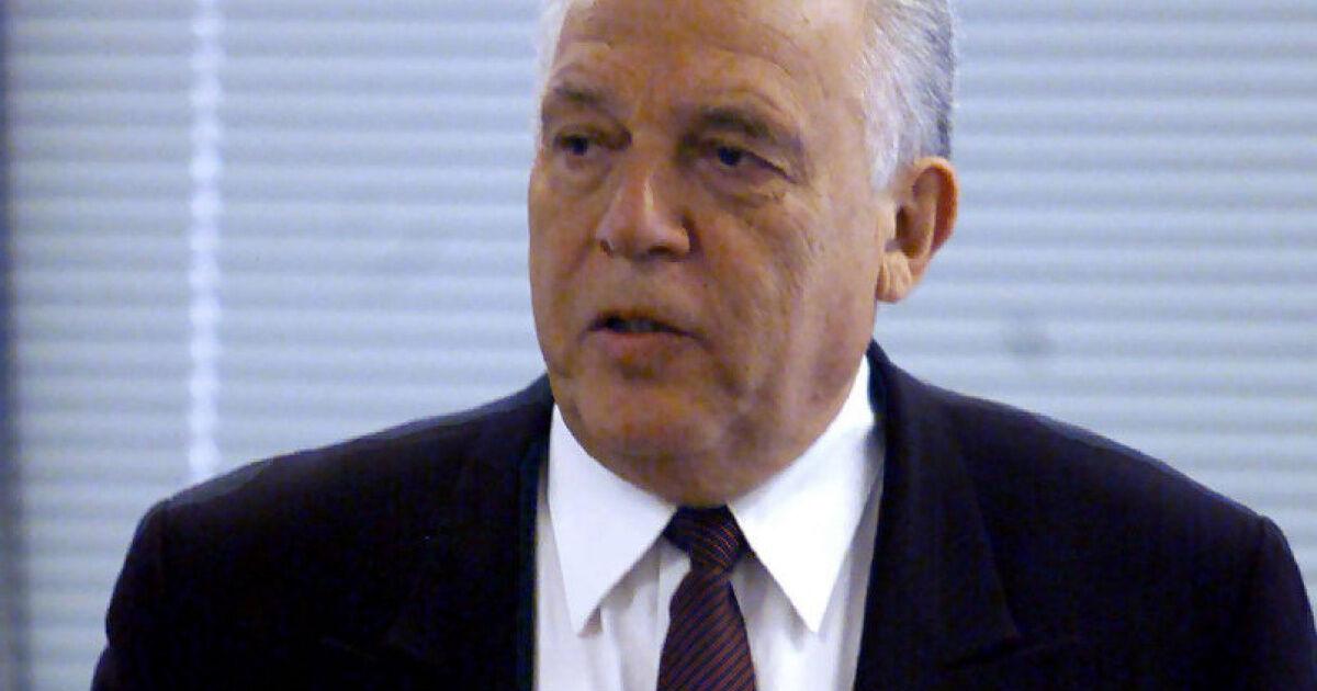 Former B.C. premier Dave Barrett dies at age 87