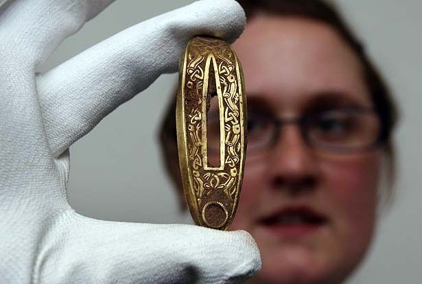 1,500-piece Anglo-Saxon treasure trove found in farmer's field