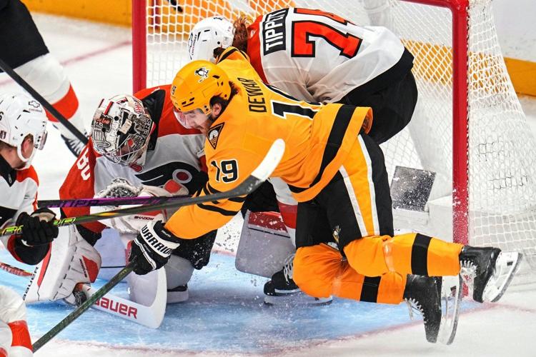 Penguins fend off elimination again with 3-2 win over Flyers in Game 5