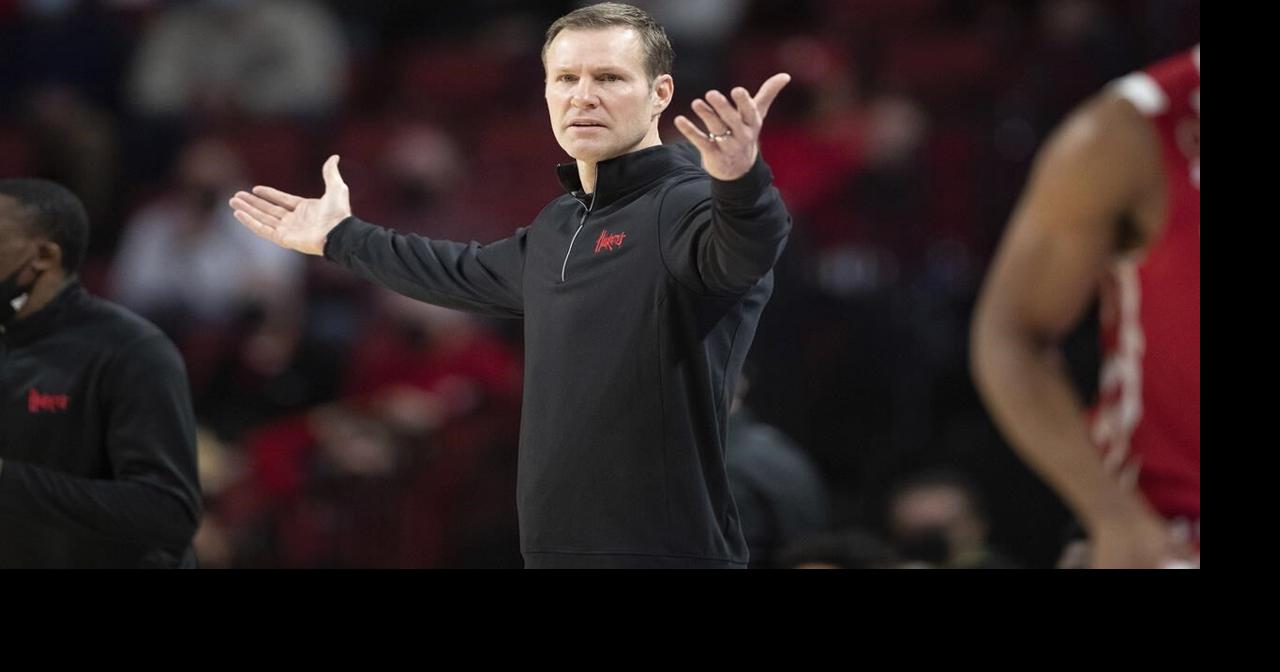 Heat on Hoiberg after 3 straight 20-loss seasons at Nebraska