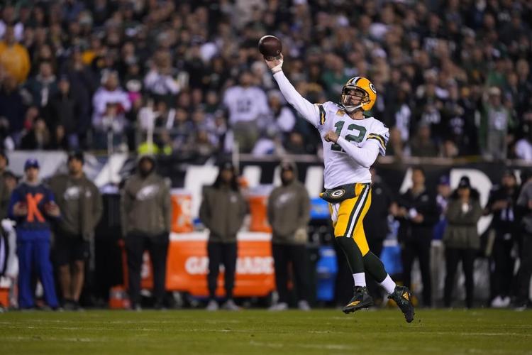 Aaron Rodgers injures ribs in Packers’ loss to Eagles