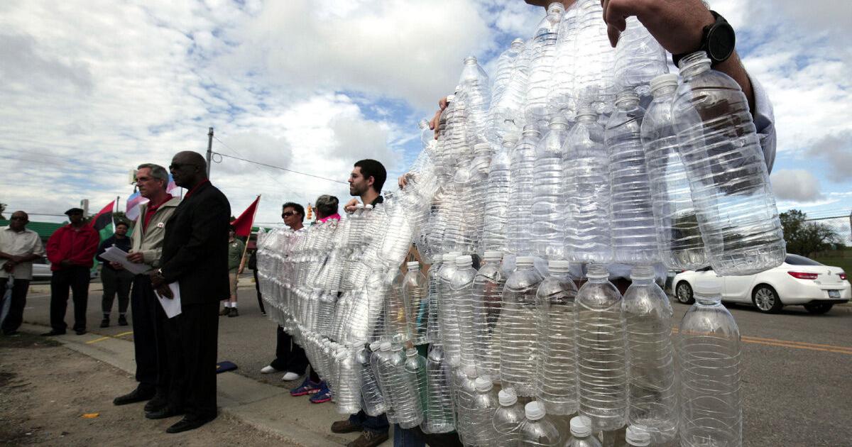 Michigan’s health chief Nick Lyon, 4 others charged in Flint water crisis